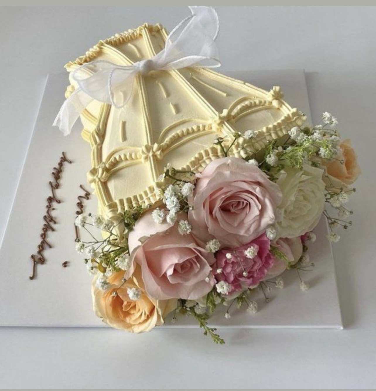 Eggless Bakery & Custom Cakes Regina | Divine Cake Regina